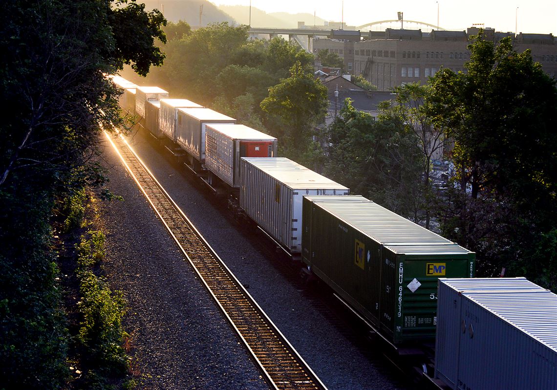 Getting on track: Google set to add U.S. railroad crossings to apps ...
