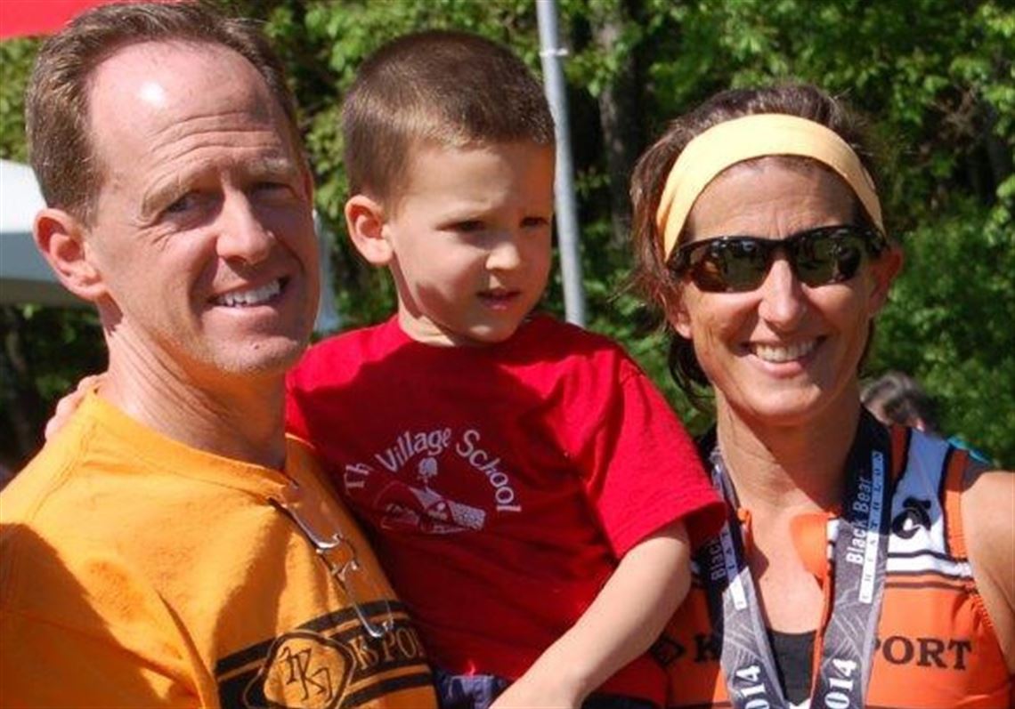 Kris Toomey swims, bikes, runs to fight her mother's cancer ...