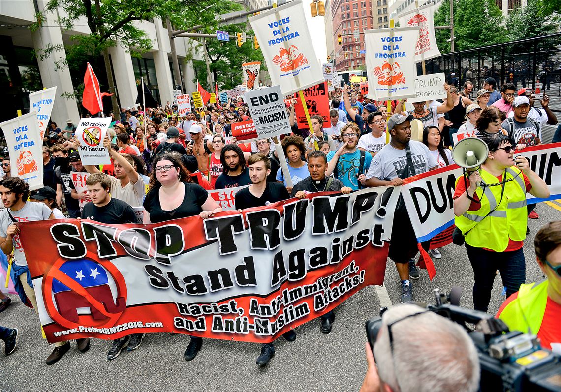 Hundreds make their voices heard outside the Cleveland Republican ...