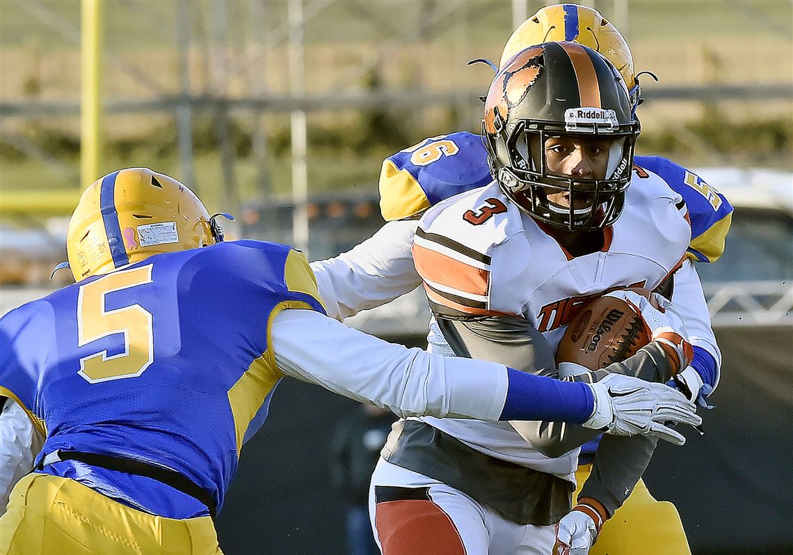 Transition game: Standout football players move on to basketball ...