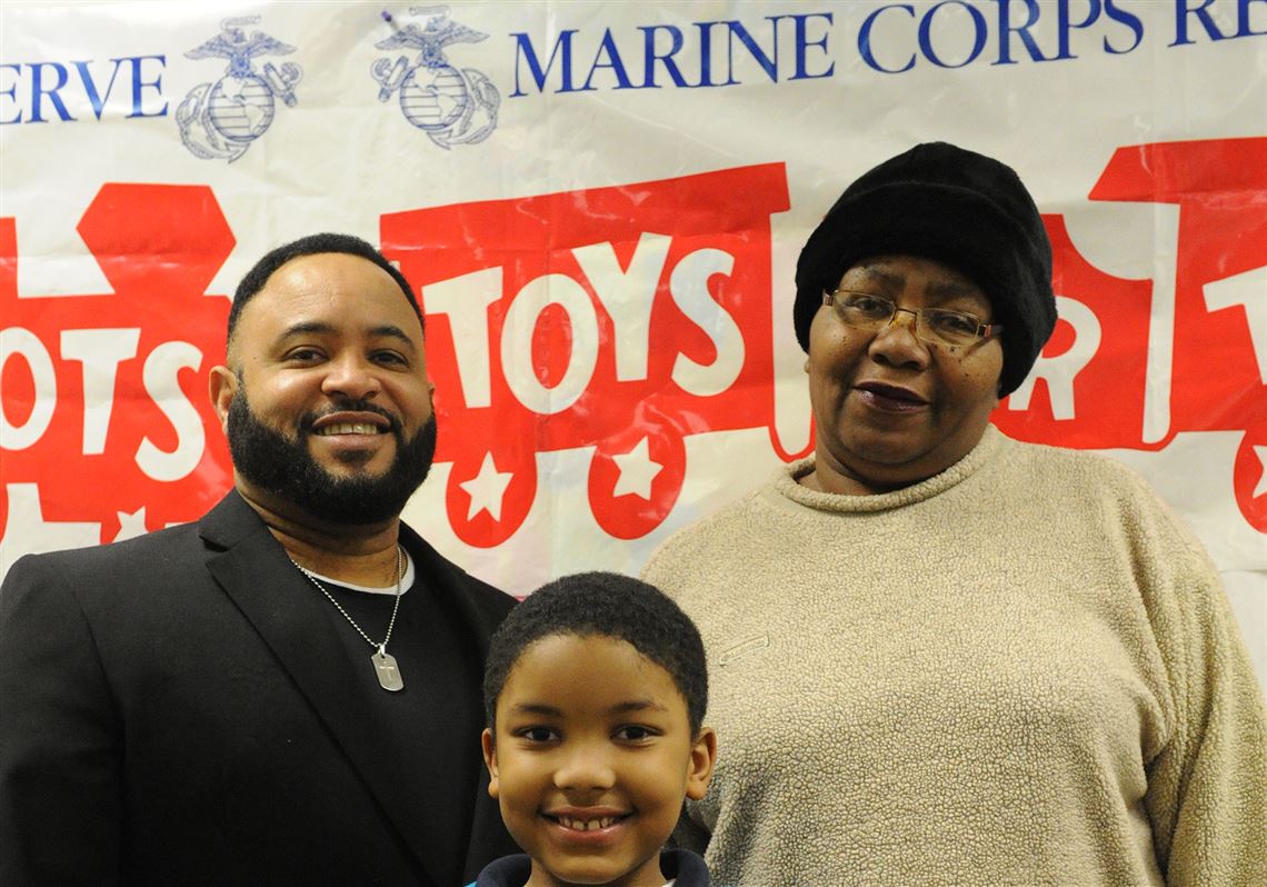 Goodfellows helps neighborhood activist helps young and old ...