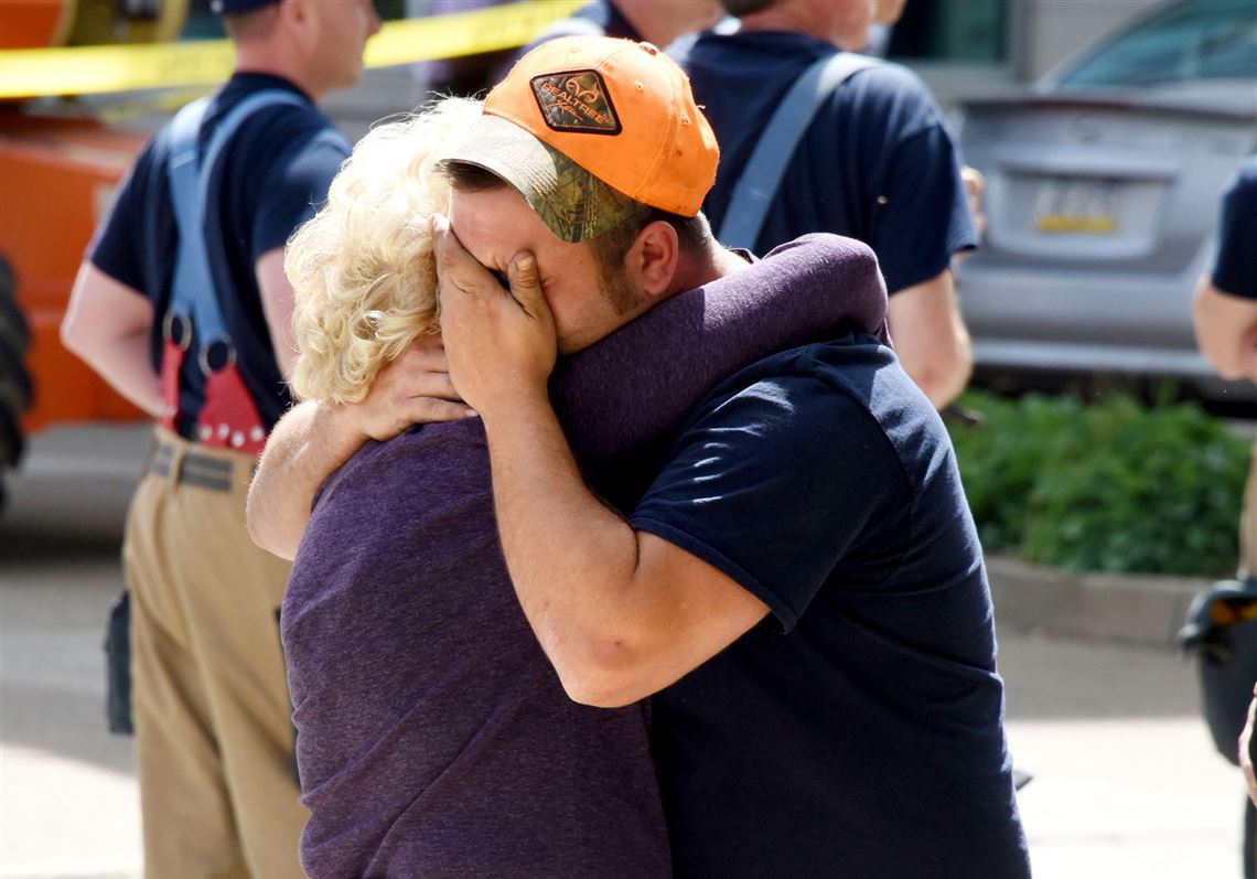 Worker killed after elevated bucket strikes power lines in Oakland ...