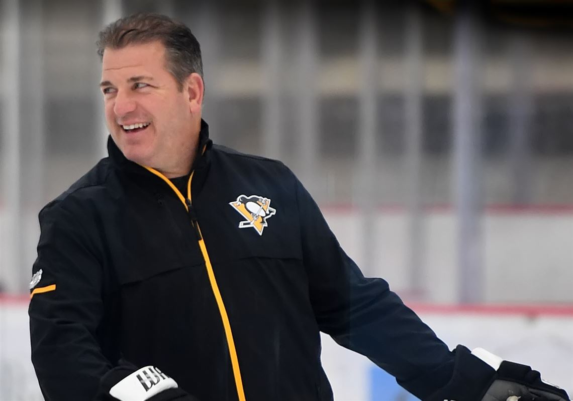 Mark Recchi hits the ice at Penguins practice with Kris Letang, Evgeni ...