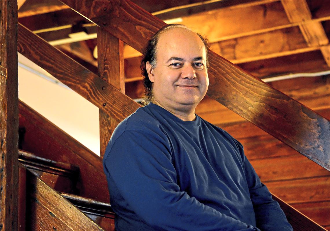 A Syrian author drove a Chicago taxi for nearly a decade. Now, he's ...