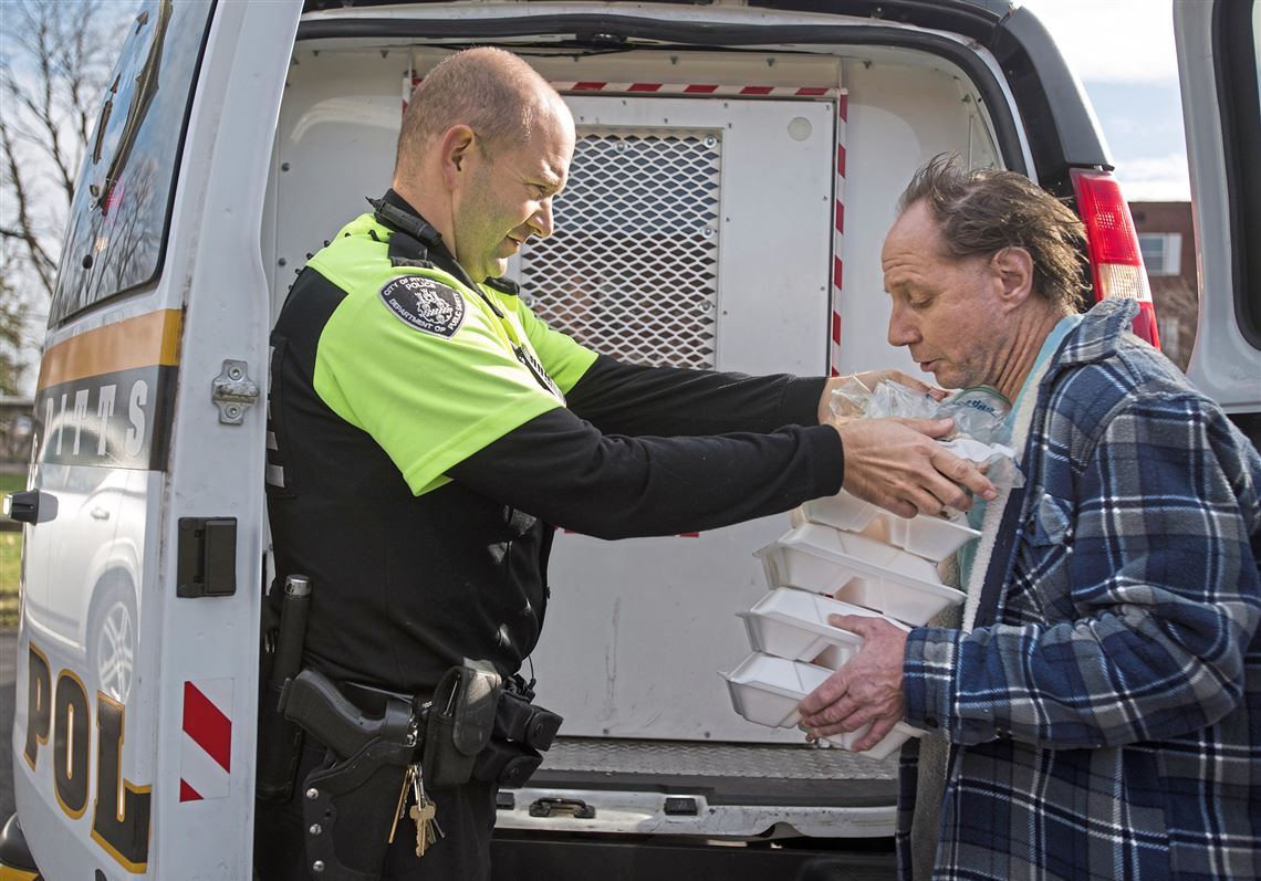 Get Stuffed With Love: Pittsburgh police serve by delivering turkey ...