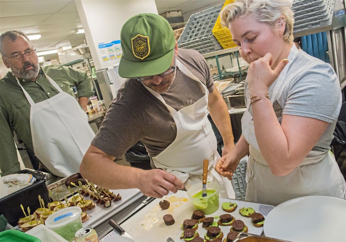 Pittsburgh's top chefs prepare to honor Rick Bayless at gala ...