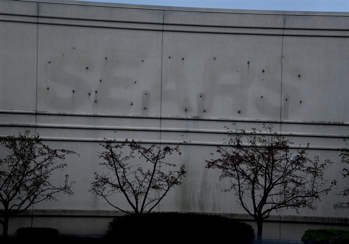 In bankruptcy, Sears continues its slow fade — and adds more Kmarts to ...