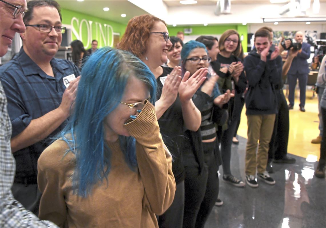 Elizabeth Forward High School senior gets surprise: $25,000 college ...