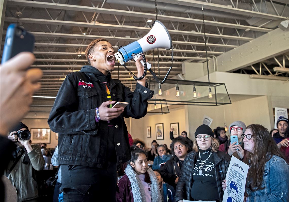 More than 300 protesters march through Oakland | Pittsburgh Post-Gazette
