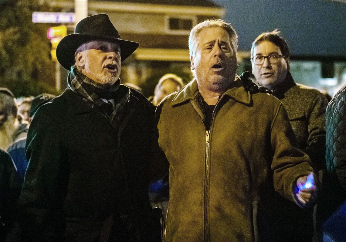 Dozens gather for vigil at Tree of Life to honor Calif. shooting ...