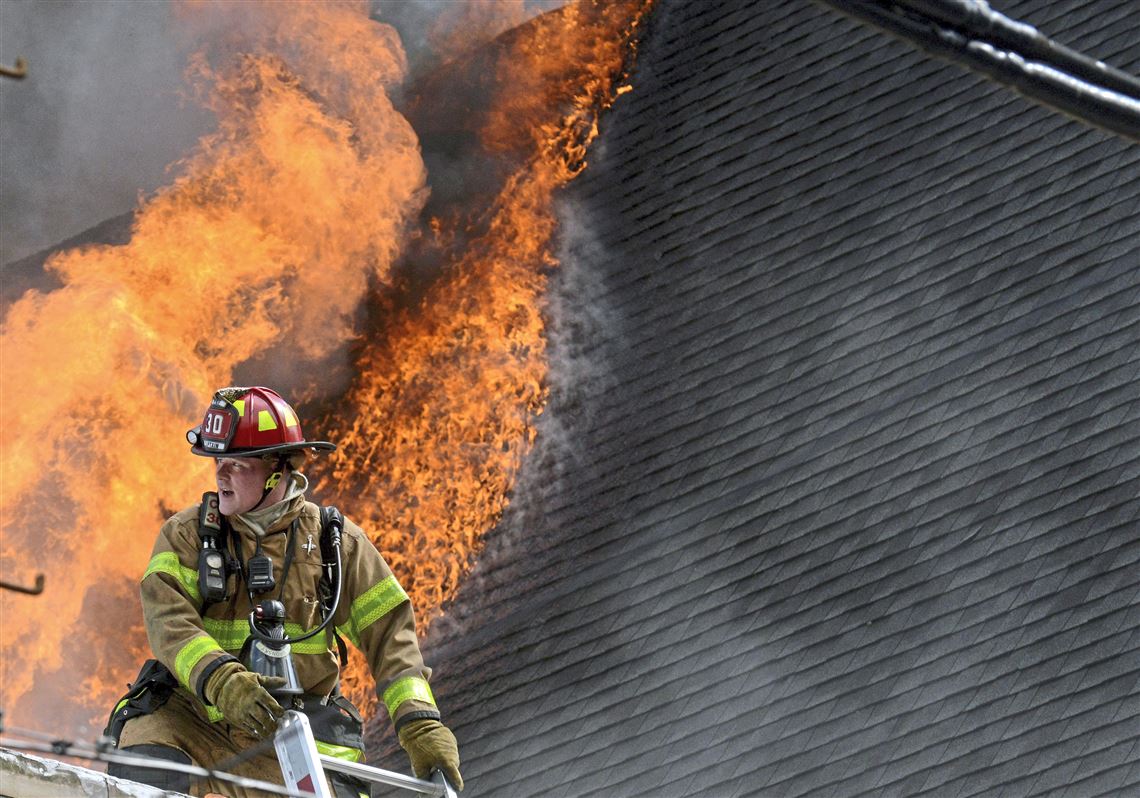 Firefighters battle four-alarm blaze at Sheraden church | Pittsburgh Post-Gazette