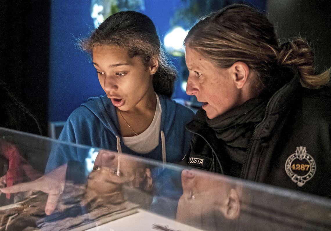 Mummies and shrunken heads help students, police officers connect ...