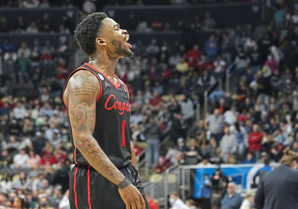 Taze Moore, Houston blitz Illinois to clinch Sweet 16 berth ...