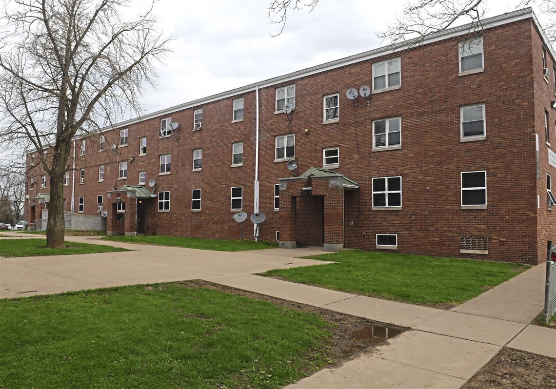 Plan to replace Bedford Dwellings public housing complex in the Hill to ...