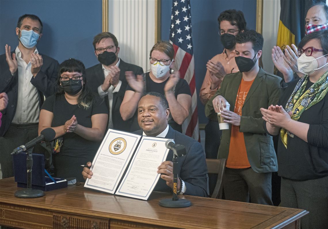 Pittsburgh Mayor Ed Gainey celebrates first legislative signing ...