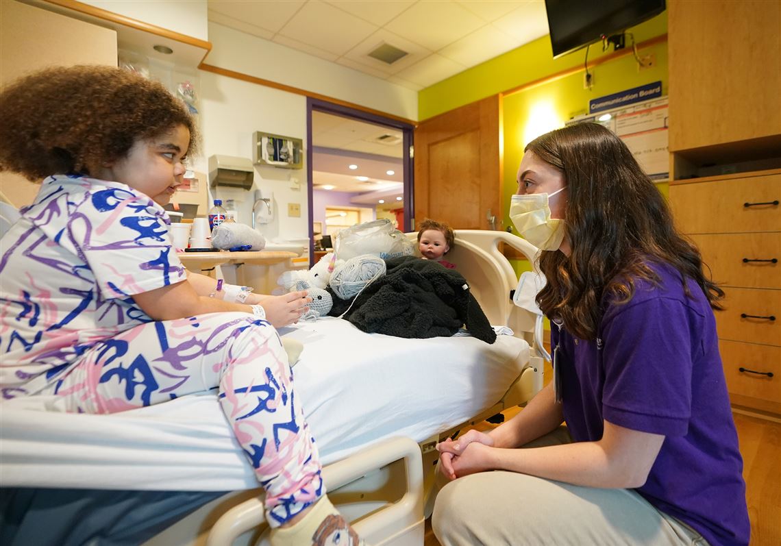 UPMC Children's Hospital Volunteer knows to reach kids | Pittsburgh ...