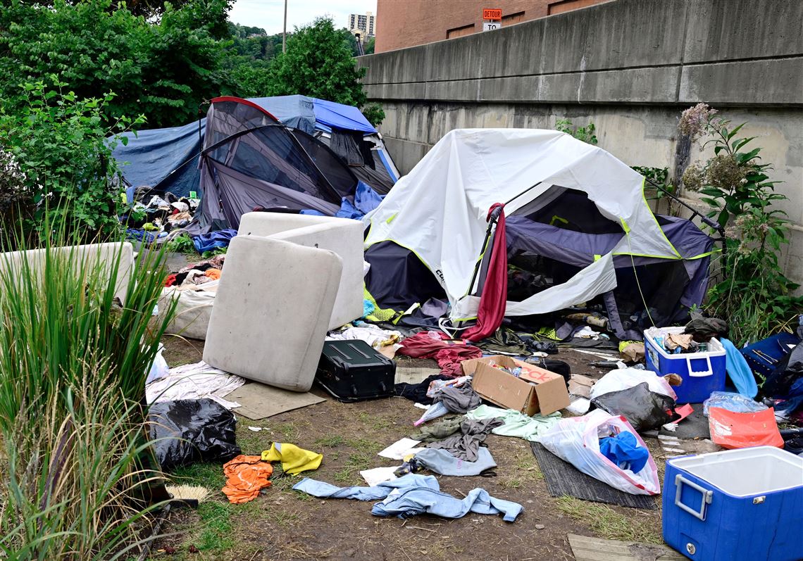Police clear out Downtown Pittsburgh homeless encampment | Pittsburgh ...