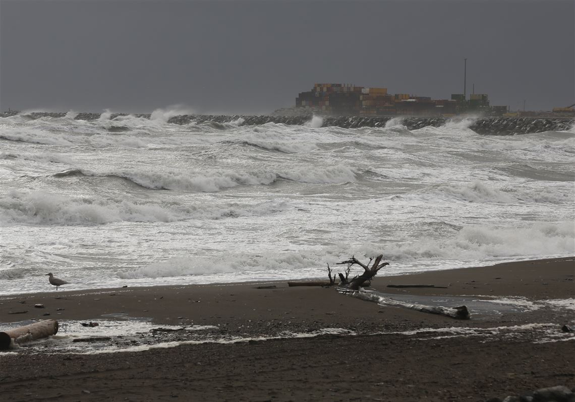 Strongest storm in decades battering Alaska | Pittsburgh Post-Gazette
