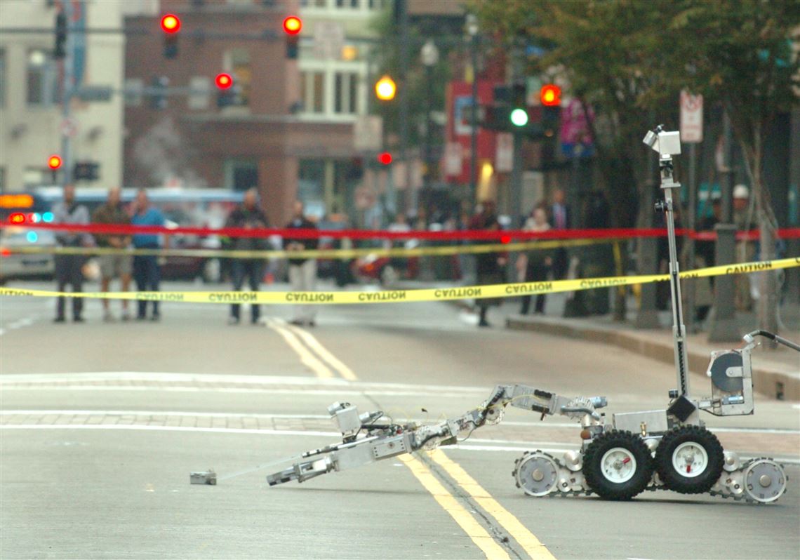 Use of robot, explosive to kill Dallas shooting suspect rare, possibly ...