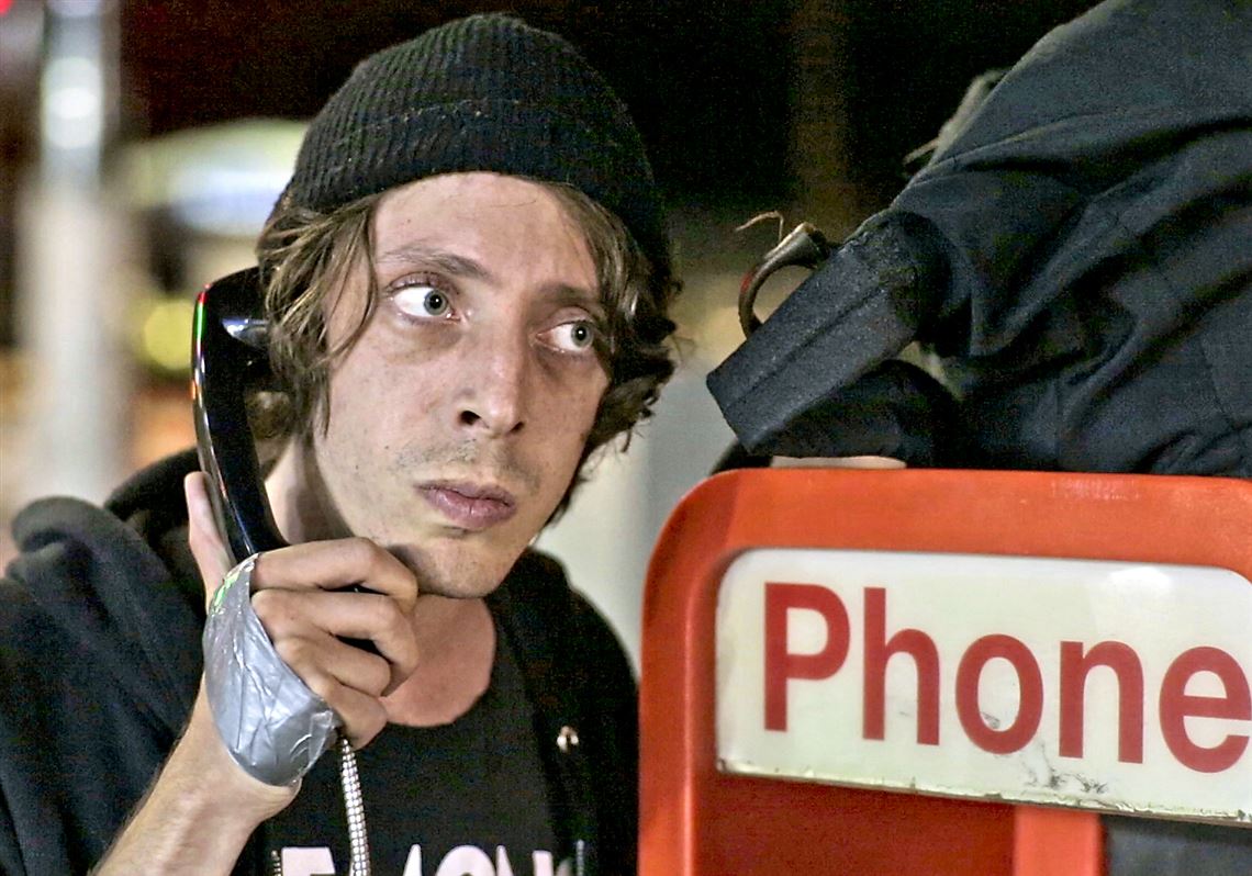 Movie review: Scamming 'Buzzard' eventually short changes audience ...