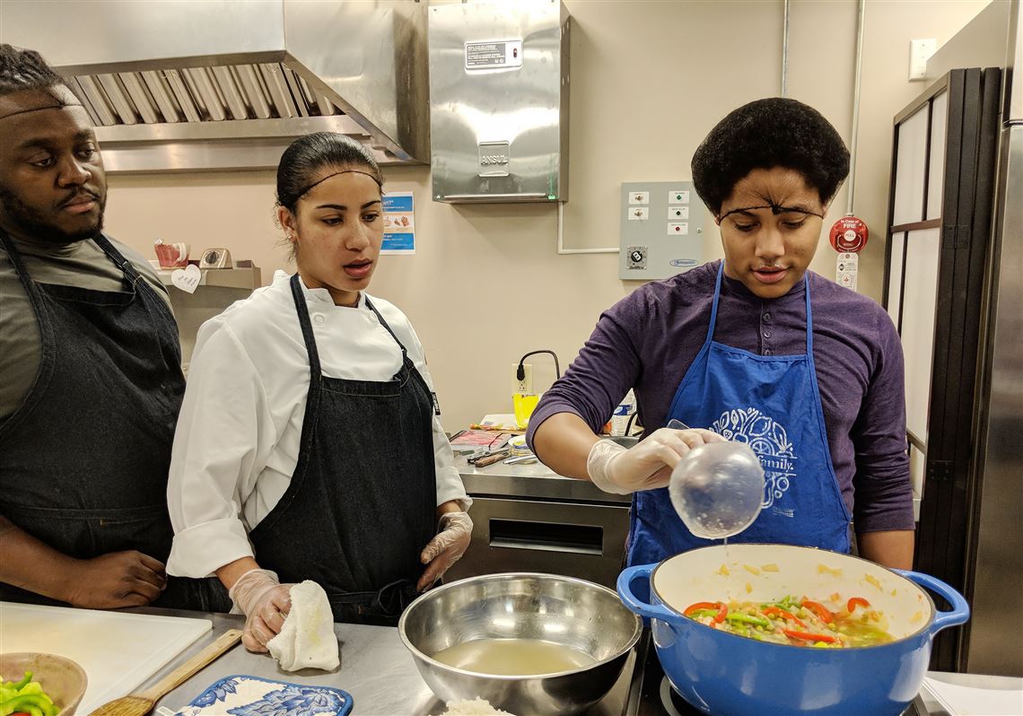 High schoolers team up with Pittsburgh chefs to compete in Steel Chef ...