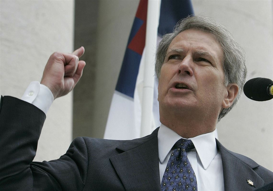 Walter Jones, a Republican congressman from N.C. who became an Iraq War ...