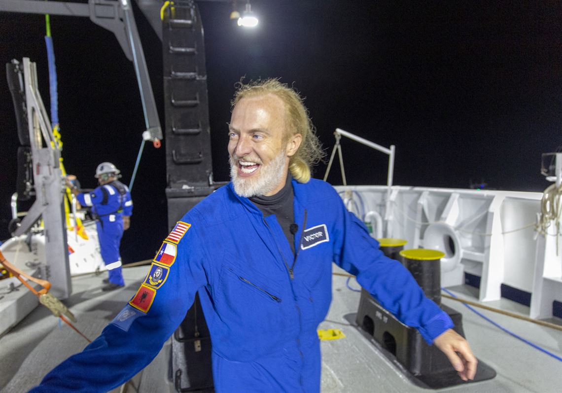 An explorer completes the deepest ever manned dive — and finds plastic ...