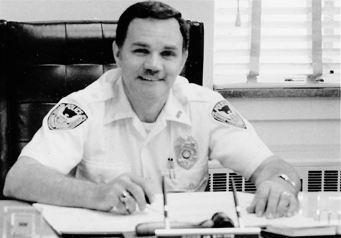 Obituary: Dwight Guthrie | Longtime police officer went from dirt poor ...