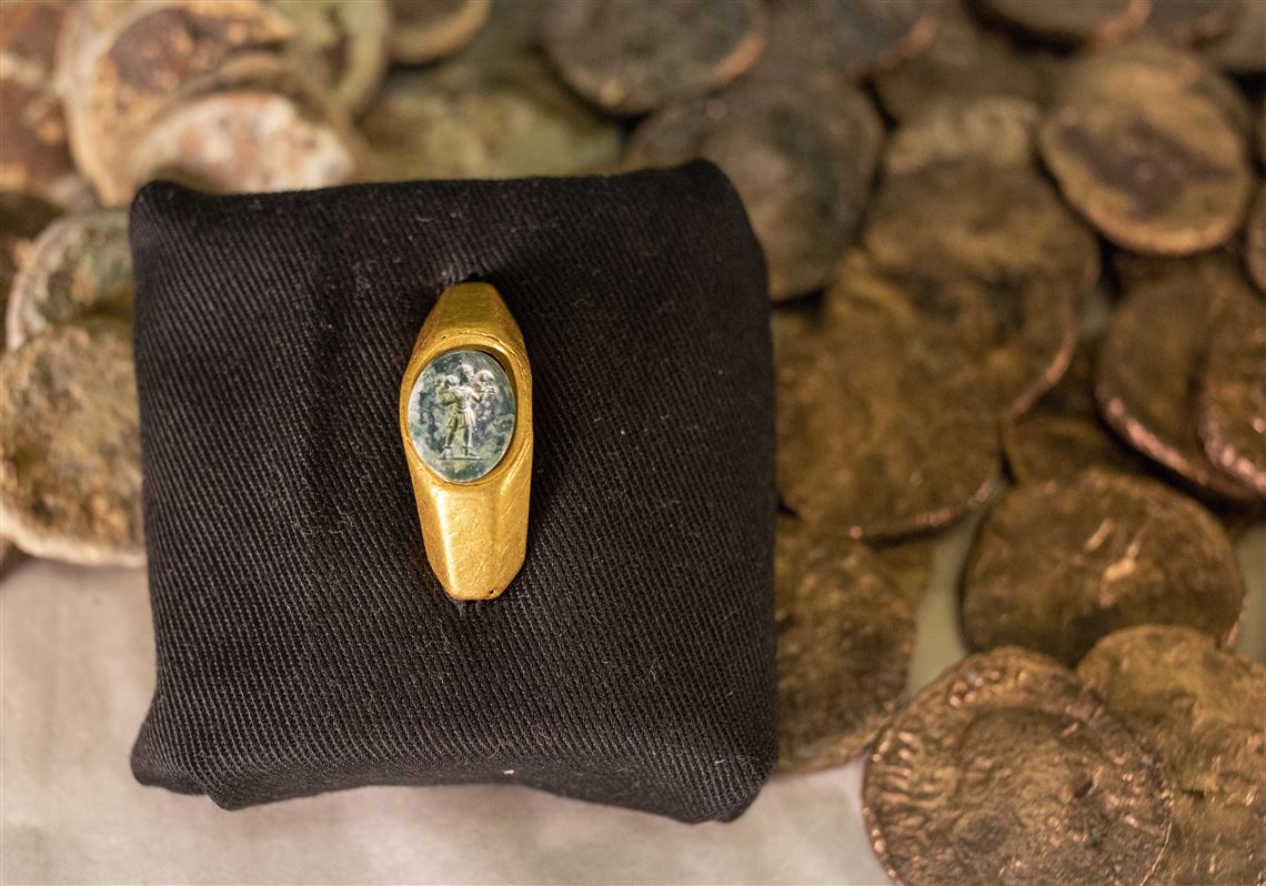 Israeli archaeologists find treasures in ancient shipwrecks ...