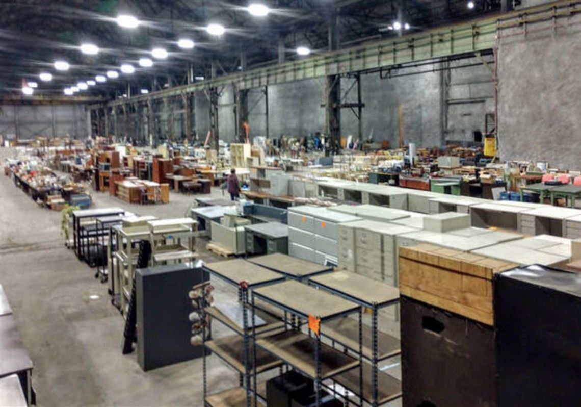 Now on sale: props used in the filmed-in-Pittsburgh 'Manhunt' set ...