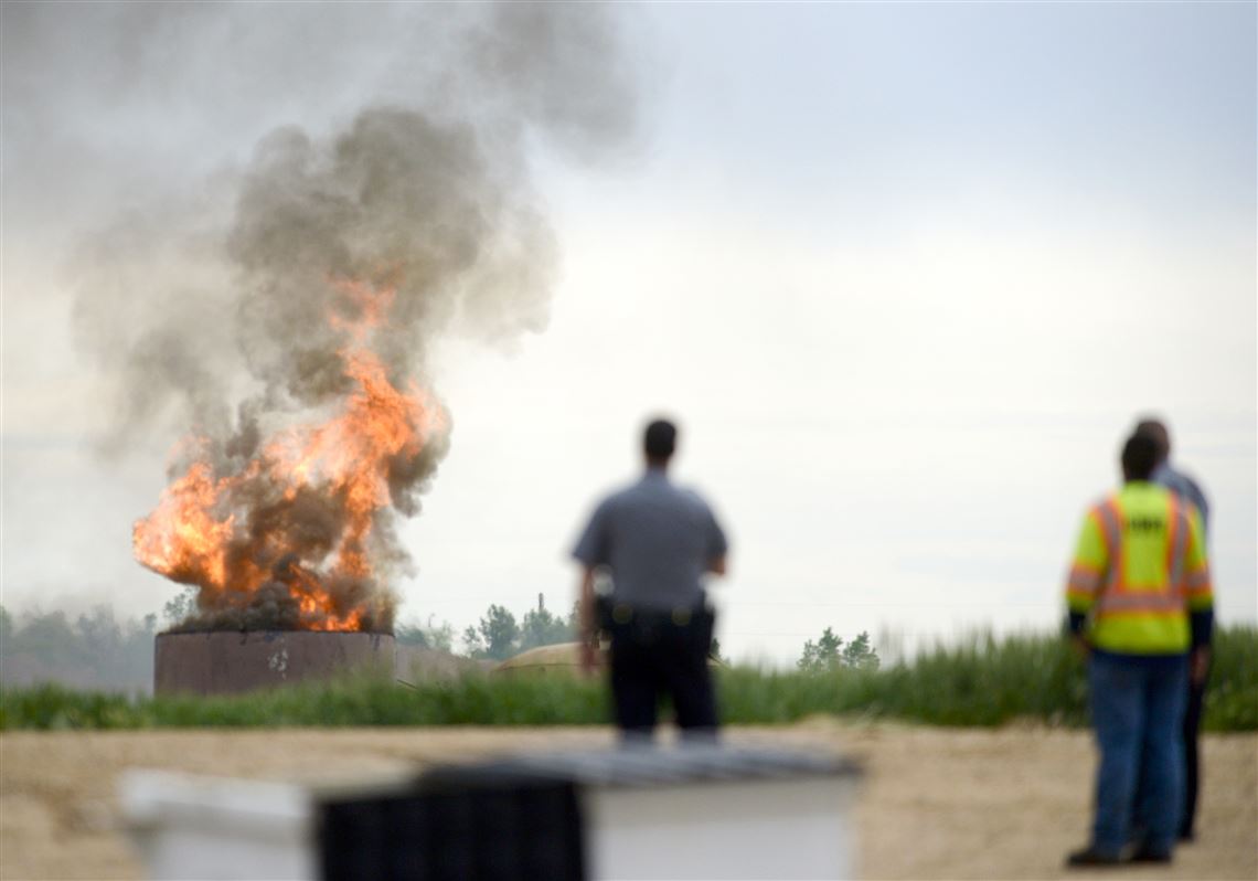 Colorado oil tank blast kills worker, spurs safety questions ...