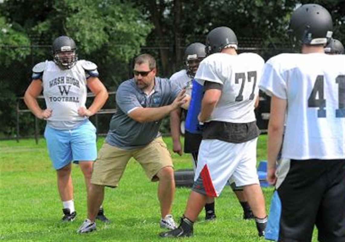 Senior receiver Isaiah Schoonmaker has a helping hand in Washington's ...