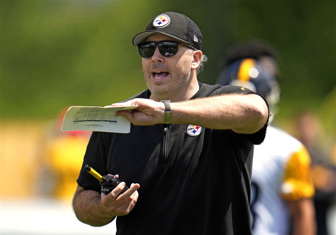 OC Arthur Smith shows his command of Steelers' team history ...