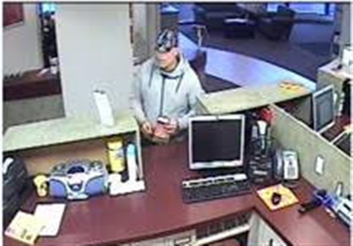Suspect sought in robbery of First Commonwealth Bank in Downtown ...