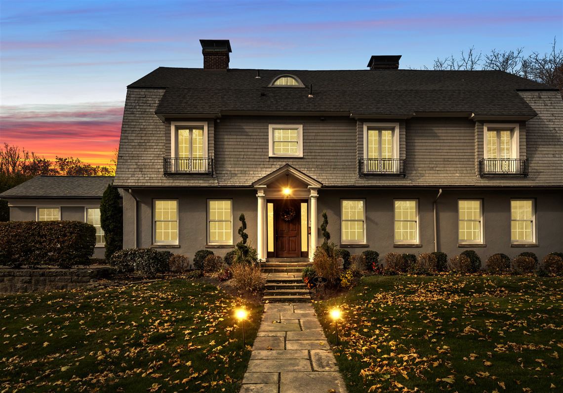 Dutch Colonial Detached 3 Car Garage 10 Must Have Garage Features For
