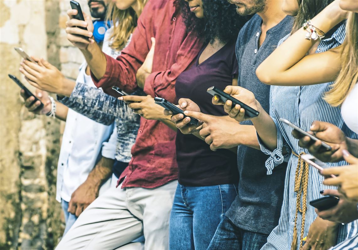 Cellphone users worry their mobile-device habit can get out of hand ...