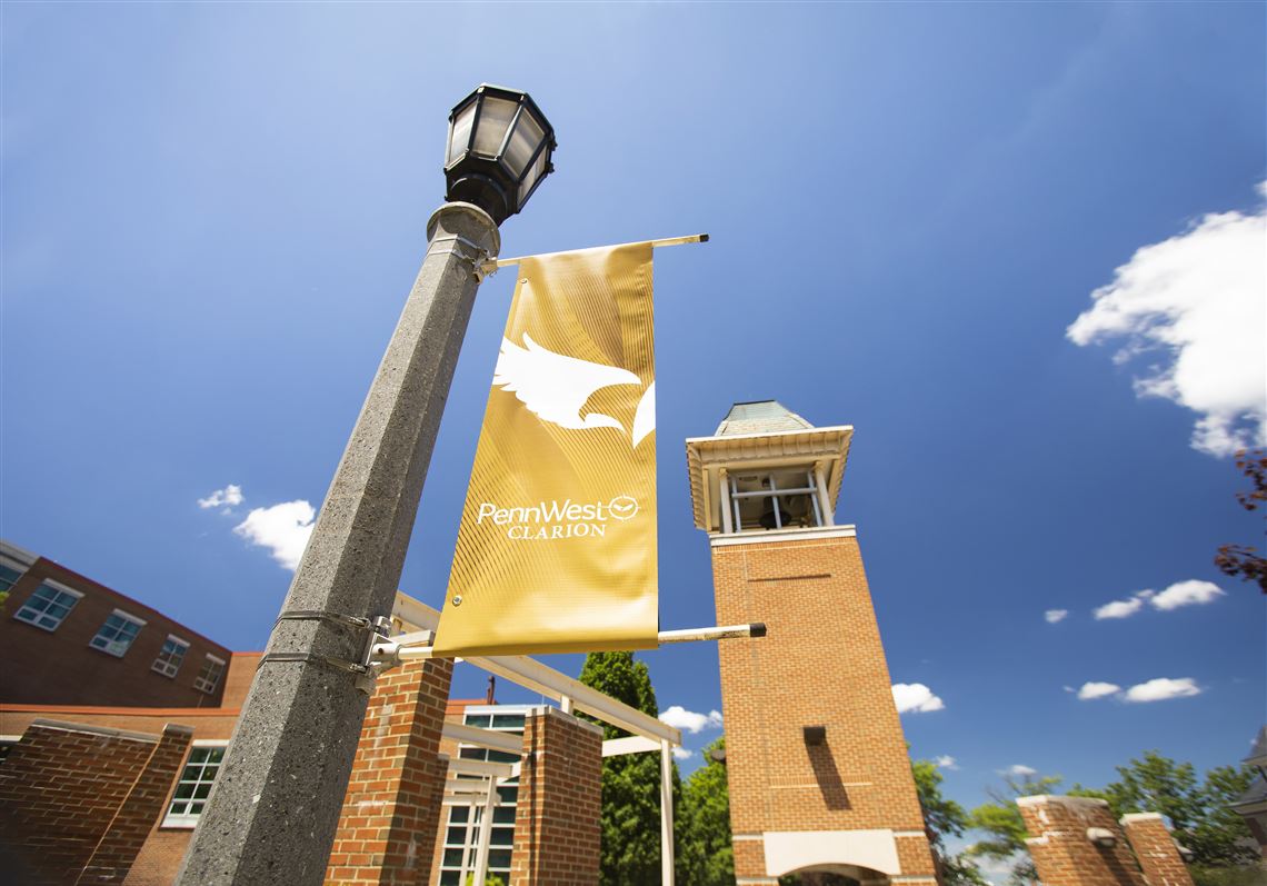 report-shows-college-enrollment-dropped-for-third-straight-year-since