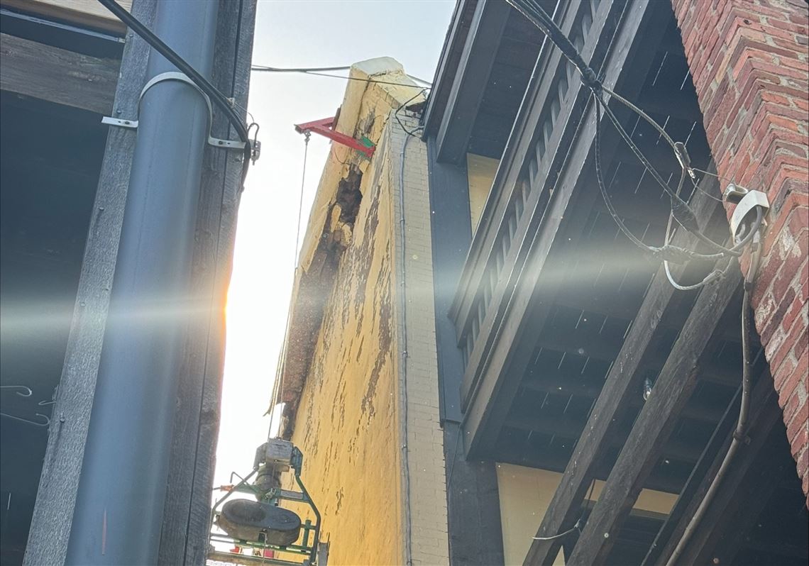 1 injured after partial building collapse in Highland Park | Pittsburgh ...