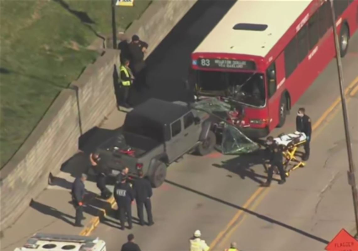 9 injured in crash involving PRT bus in Oakland | Pittsburgh Post-Gazette