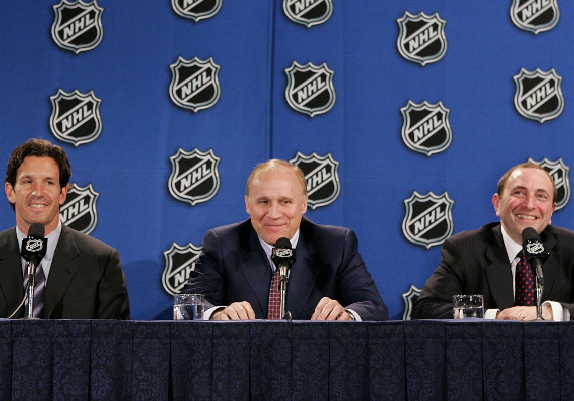 Joe Starkey: NHL, Gary Bettman should be ashamed of Hall of Fame ...
