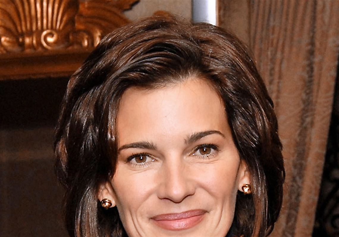 Judge puts ex-TV anchor Wendy Bell's race discrimination case on hold ...