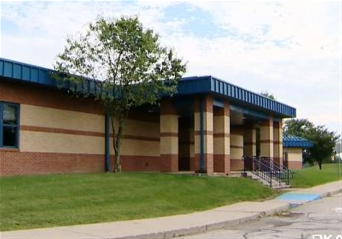 West Mifflin Area parents, students oppose indoor graduation ceremony ...