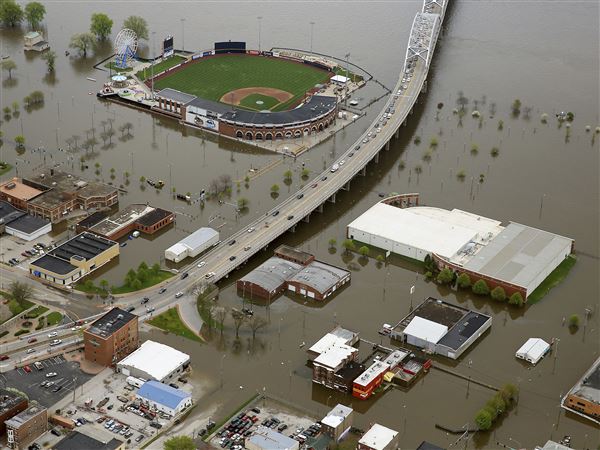 Mississippi River breaks 1993 flood record west of Chicago | Pittsburgh ...